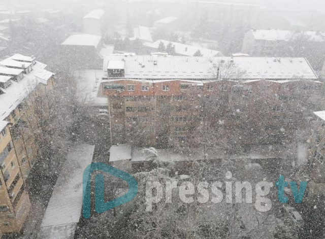 Снегот во Скопје се врати (ФОТО) - Pressing TV