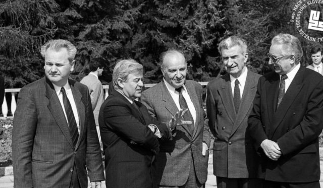 Пензионерот Пендаровски решава балкански мистерии: Зад атентатот на Глигоров стои Милошевиќ ...